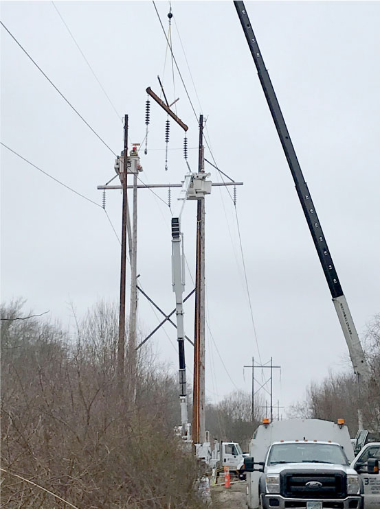 Electrical Transmission Experts | Contractor Trains Crews on Live-Line ...